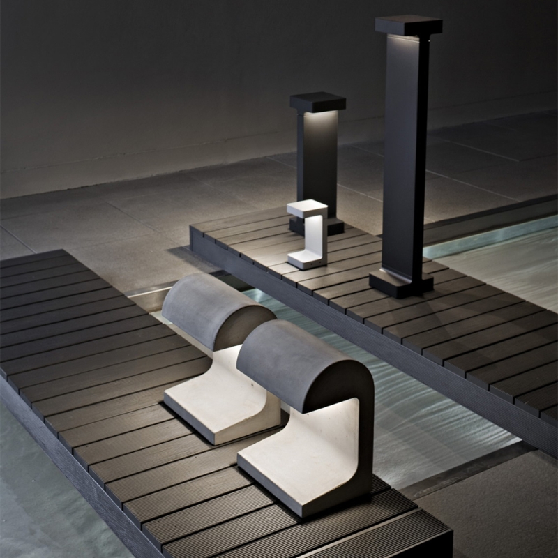 Flos Casting Concrete outdoor bollard